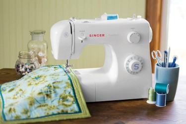 Top 7 Best Singer Sewing Machines for Beginners in 2024 [Reviews]